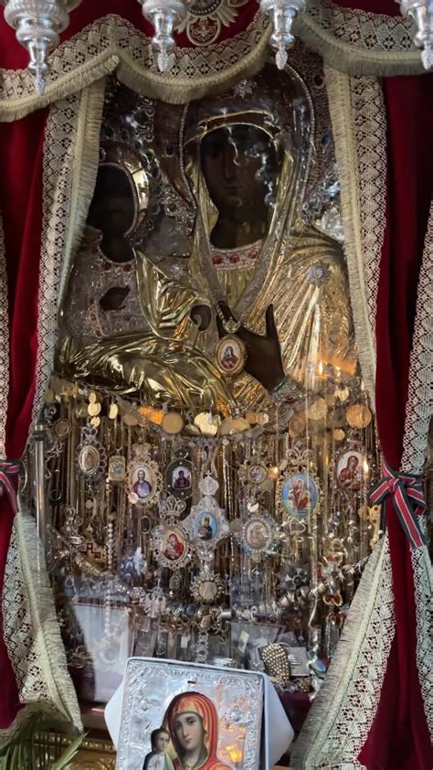 Свети манастир Хиландар У Светој царској српској лаври Хиландару вечерас почиње свеноћно бдење