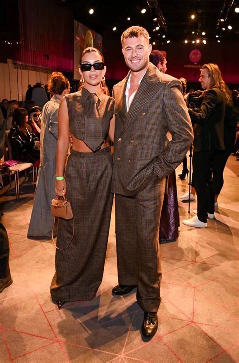 Love Islands Ekin Su Makes Cheeky Sex Confession About First Time With