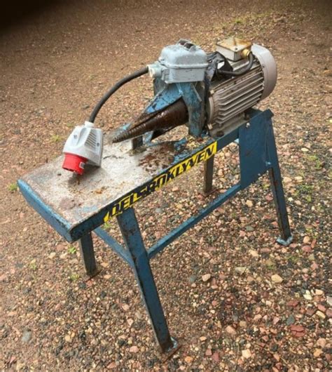 Klyva Ved Med Konisk Borr