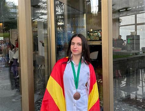 Охриѓанката Емилија Николовска ќе учествува на Светската олимпијада по физика во Јапонија