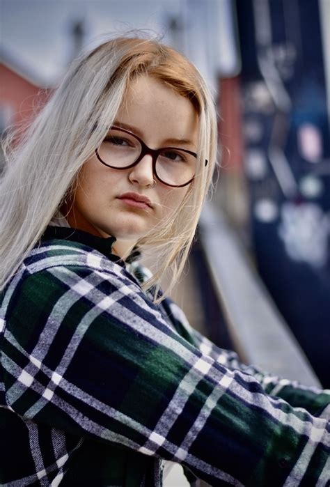 Urban Art Nomads Annie Modeling Helped Me To Express My Feelings