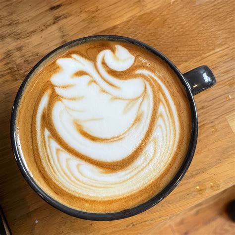 Latte Art Swan