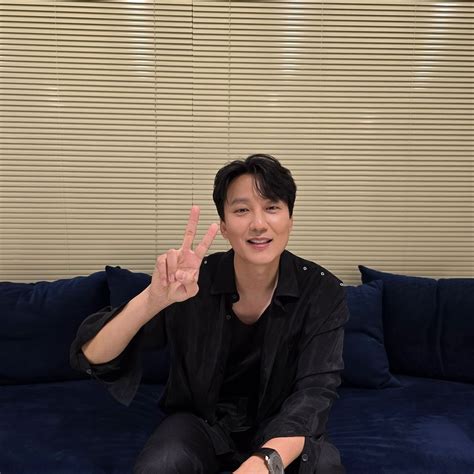 더쿠 그럼 이 착장 저 스케일수도 있겠다ㅋㅋㅋㅋ