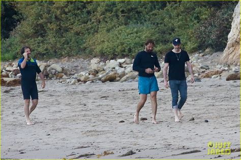 Gerard Butler Goes Shirtless After A Malibu Surf Session Photo 4352606