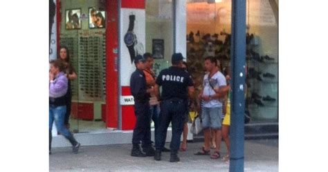 Двама мъже се биха в центъра на Бургас заради бременна жена