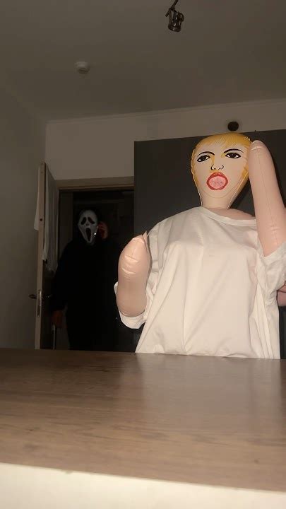 Жалко что у неё нет парня💀 Youtube