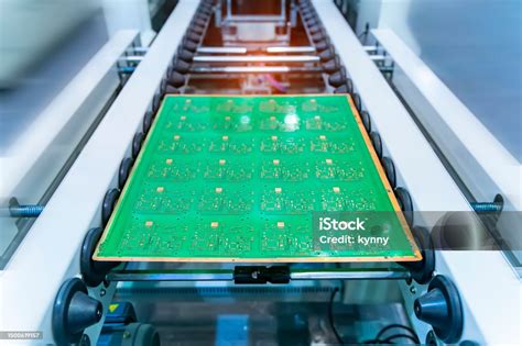 Automatic Robot For Print Circuit Board Assembly Machine During