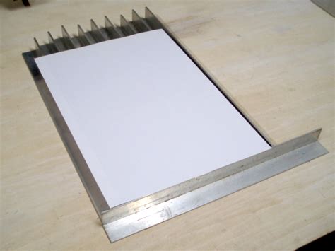 自作CNCマシンレーザーカッターについて CNCマシンハニカムパネル代用品