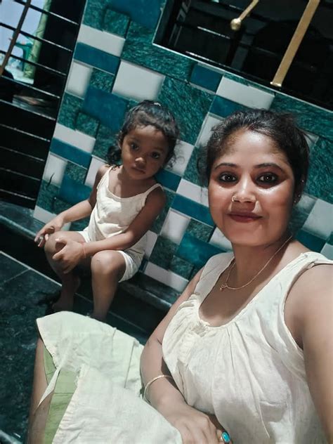 Rishab මේ ඉන්නෙ මගෙ දුව අපිව දාල හස්බන් යන්නම යන්න ගිහින් Facebook