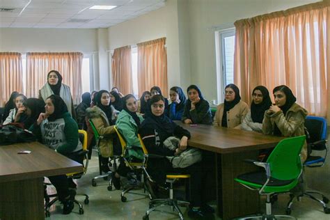 هنرنمایی آقا معلم در کلاس دخترانه با قانون نیوتن رویداد24