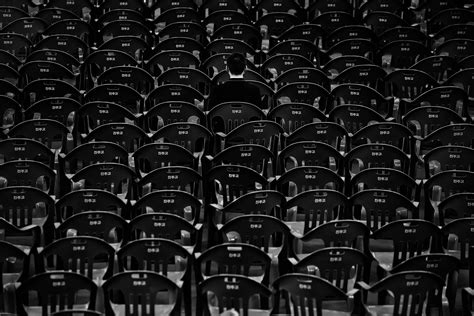 Humans Of Suwon 상단부터 시계 방향으로 한 10년정도 잠수를 탔었어요 전에는 이념이나 사회적인 문제들을 사진으로 담았었는데 이제는 후배들에게 맡겨