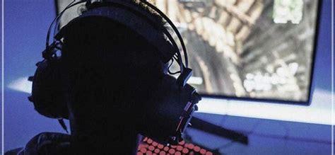 Хятад Хүүхэд залуус даваагаас пүрэв гаргуудад онлайн тоглоом тоглох