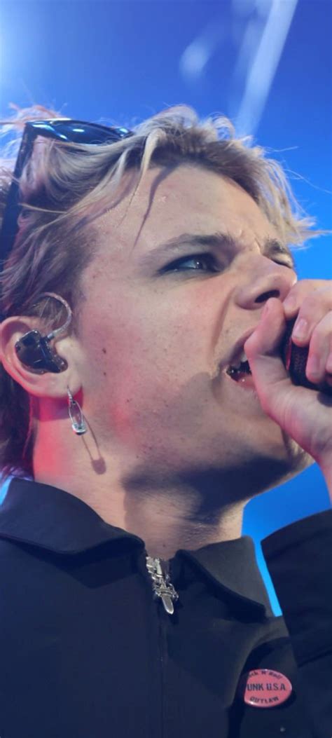 🖤yungblud Blonde Hair Wallpaper🧈