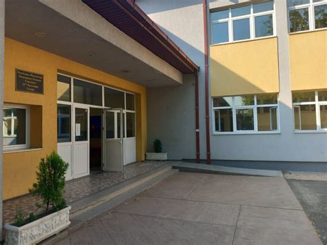 Целосен бојкот на наставата во ООУ „11 Октомври“ родителите не дозволуваат неправда