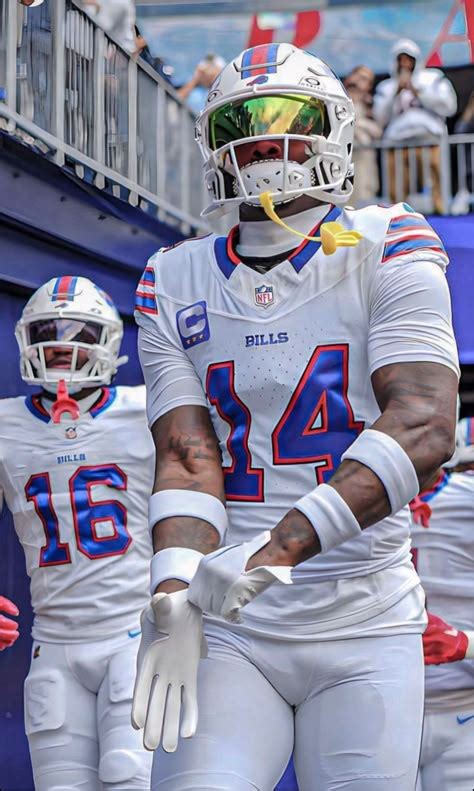 Discover 83 Tuff Football And Football Pictures Ideas Nfl Photos Nfl