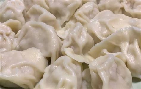 牛运霞水饺煮水饺经常皮熟馅不熟你的火候掌握错了 饺子 锅盖 大火