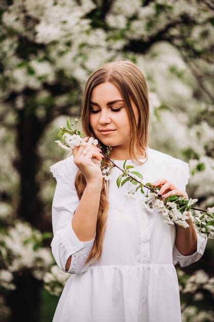 Page 12 Girl White Flowers Images Free Download On Freepik