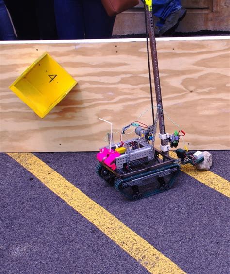 Vex Treaded Robot Land Challenge Sea Air And Land Challenge