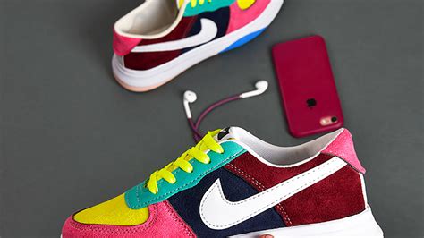 کفش اسپرت دخترانه فانتزی در مدل های رنگی منگی عکس