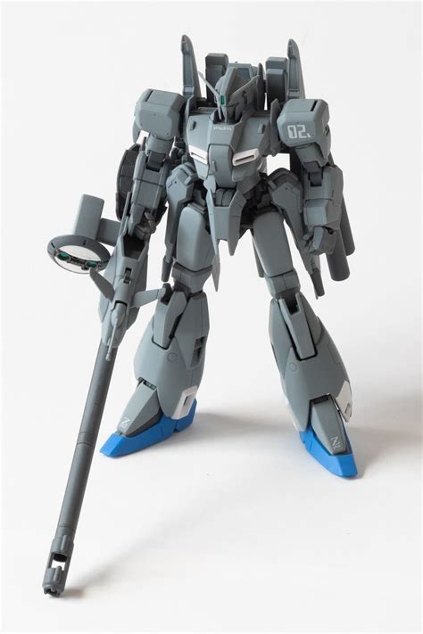 Hguc ゼータプラスc1型は、ほぼ全身単一トーンのカラーリングなので彫刻のような感じでz系のデザインを楽しめるキットです。関節や隙間の