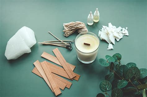 간장 왁스 양초 나무 심지와 유칼립투스 평평한 누워 평면도 Diy에 대한 스톡 사진 및 기타 이미지 Diy 개체 그룹 계획 Istock