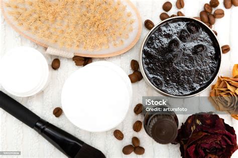 향기로운 식물 화장품입니다 말린된 나물 꽃 혼합 커피 찌 꺼 기 및 오일에서 만든 수 제 아로마 스크럽 붙여넣기 전체 론 초본 Diy 스킨케어 아름다움 전세 마차입니다 0