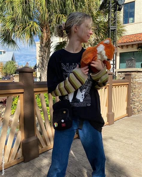 Emma Myers Emma Myers Nude Onlyfans Leaks The Fappening Photo