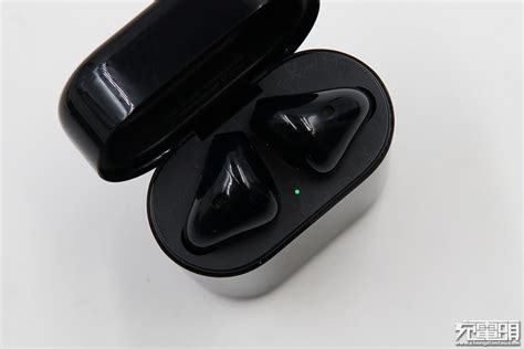 蓝牙耳机充电盒拆解图 蓝牙耳机充电仓解 蓝牙耳机怎么充电 大山谷图库