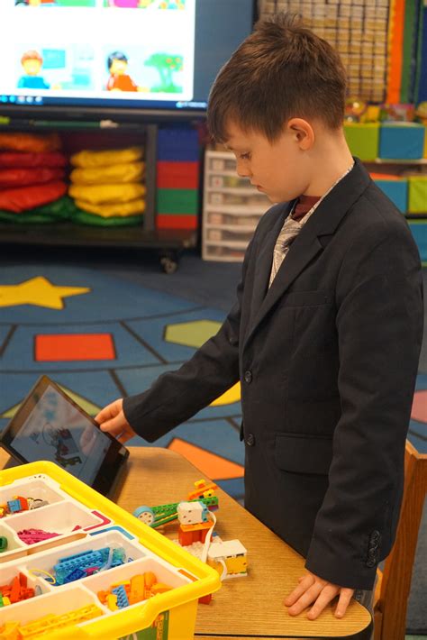 Students Use Robotics In Dps Coding Club East Greenbush Csd