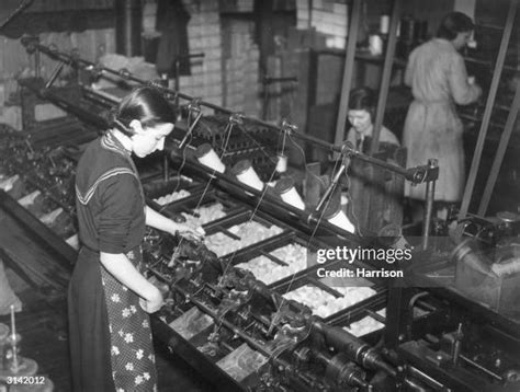 Spooling Photos And Premium High Res Pictures Getty Images