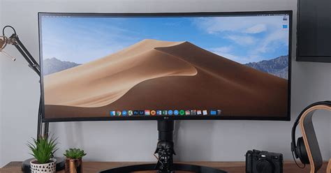 LG WL C B Curved UltraWide IPS Review Beyond Immersive