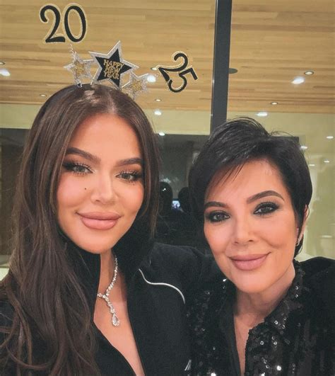 Kris Jenner Kylies New Kyliecosmetics Natural Blur Powder