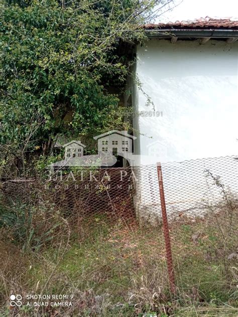 Стара къща с двор Едноетажна къща 100 кв м РЗП 910 кв м двор Къщи Вили Индже войвода