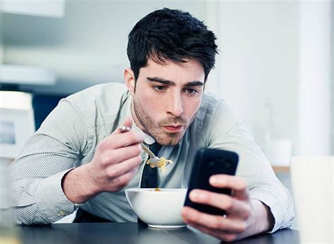 Для спасения брака жена пригласила мужа в отель на море «А я Вовку с женой позвал с нами