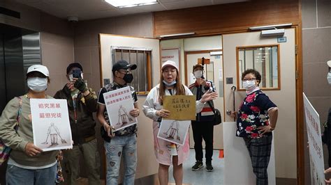 「離罩」李偲嫣攜20人大鬧北區區會 促譴責「黑暴」 疑違限聚令 獨媒報導 獨立媒體