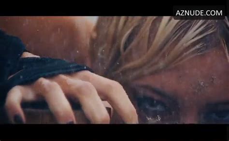 sarah carter bikini scene in doa aznude