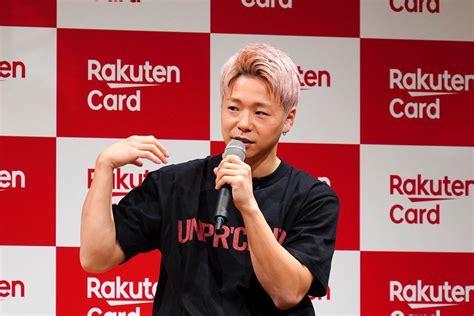 楽天カードから武尊デザインの新カード ゆうちゃみも絶賛「めっちゃカッコイイ」「金運がアップしそう」 マイナビニュース