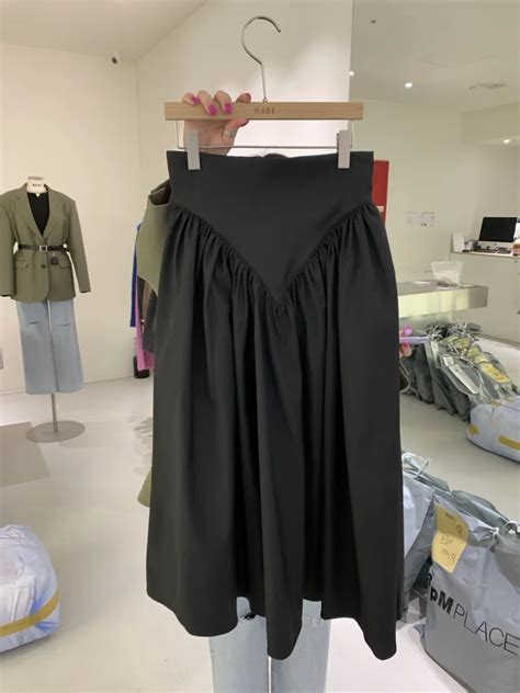 한국 동대문 다목적 하이 웨이스트 슬리밍 기질 블랙 플리츠 미드 렝스 스커트 여성용 2023 봄 신제품 Aliexpress