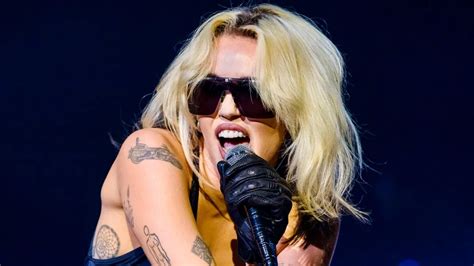 Miley Cyrus No Longer Touring To Protect Vocal Cords Maintain Sobriety