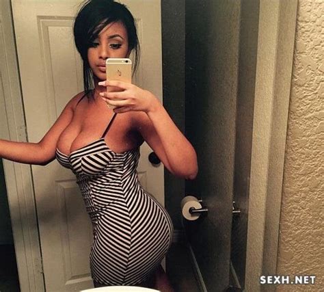 Любительские селфи пышек с толстыми задницами Pic