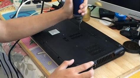 笔记本内部灰尘怎么清理 笔记本怎么拆开清理灰尘 UU诊所