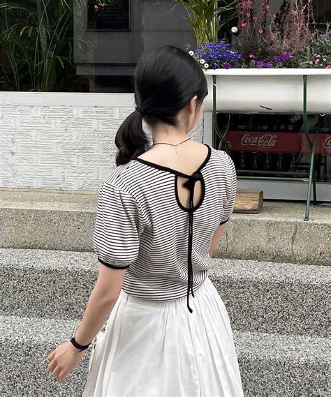 뒤 리본 스트라이프 퍼프 골지 여름 티셔츠