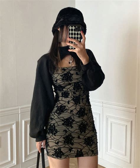 뮤징 로즈 레이스 커버 슬림 핏 미니 원피스2color 에이블리