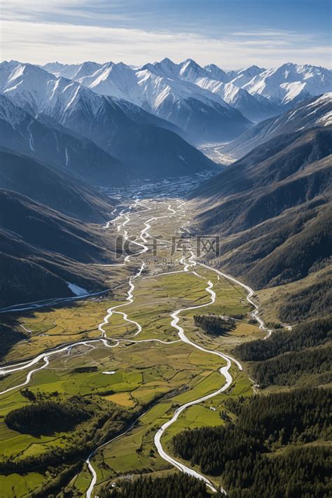 高视角远眺山谷雪山高清摄影大图 千库网