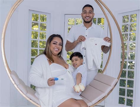 Assista Influenciadora Magrinha Ellen Anuncia Gravidez De Risco E Diz Que Por Isso Se Afastou