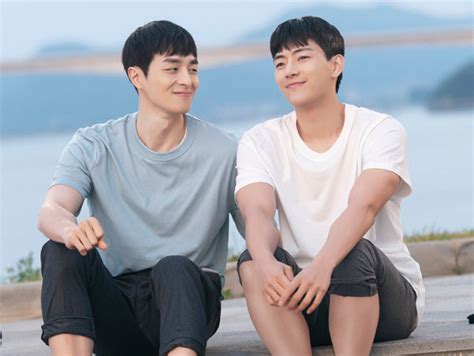 Kwon Hyuk Dan Moon Ji Yong Mulai Tunjukkan Bromance Menggemaskan Di