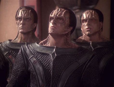 Cardassian Bystanders On Cardassia Prime Star Trek Tv Star Trek Ds9 Star Trek