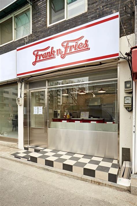 레드컬러 포인트 미국 레트로풍 6평 핫도그집 인테리어 패스트푸드 레스토랑 인테리어 카페