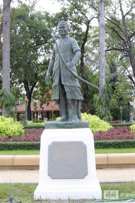 រូបសំណាក«មេទ័ពខ្មែរ១២រូបត្រូវបានសាងសង់ដើម្បីជាគំរូសម្រាប់យុវជនជំនាន់ក្រោយ សុីសុីថាមស៍