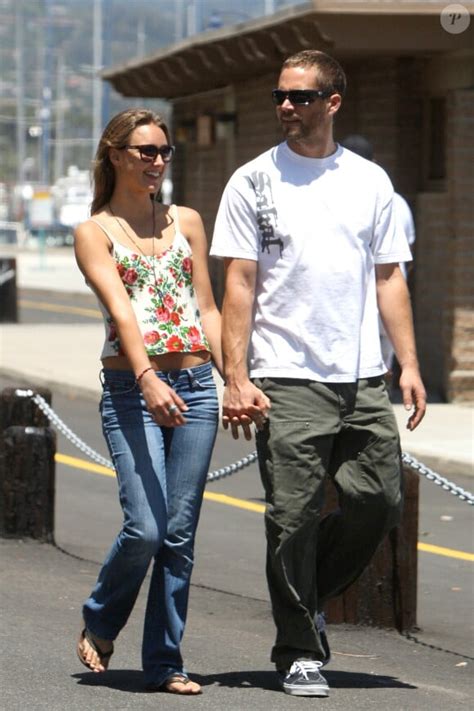 Photo Exclusif Paul Walker Et Sa Compagne Jasmine Pilchard Gosnell à Santa Barbara Le 28 Mai